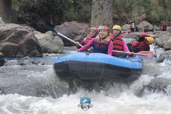 FUN RAFTING BANDUNG SMABA PK POLRI - EVENT ORGANIZER OUTBOUND